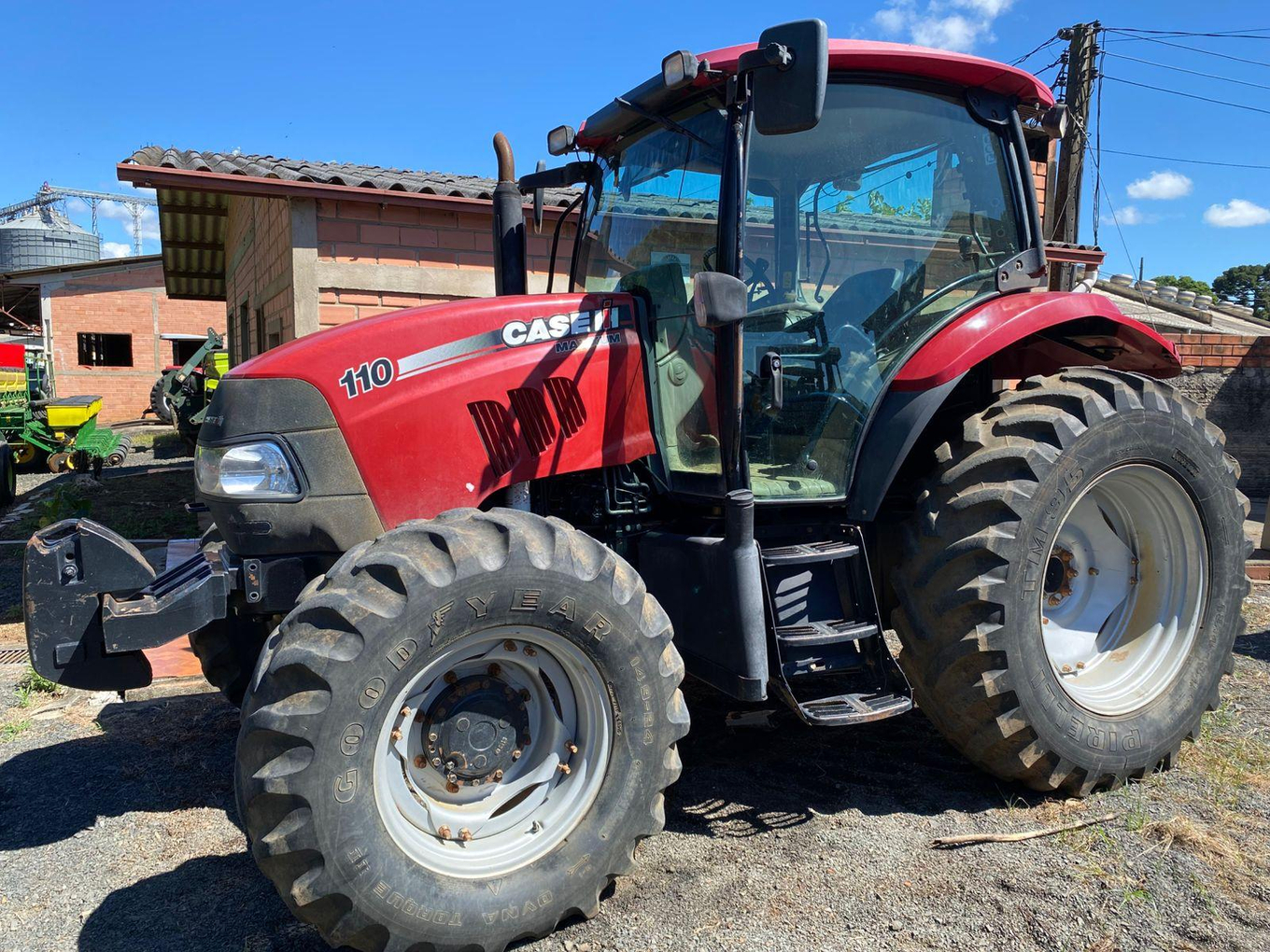 Fareja Máquinas - Irati/PR, Trator Case Maxxum 110 - Ano 2012